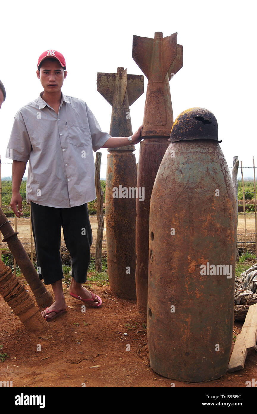 War scrap metal hi-res stock photography and images - Alamy