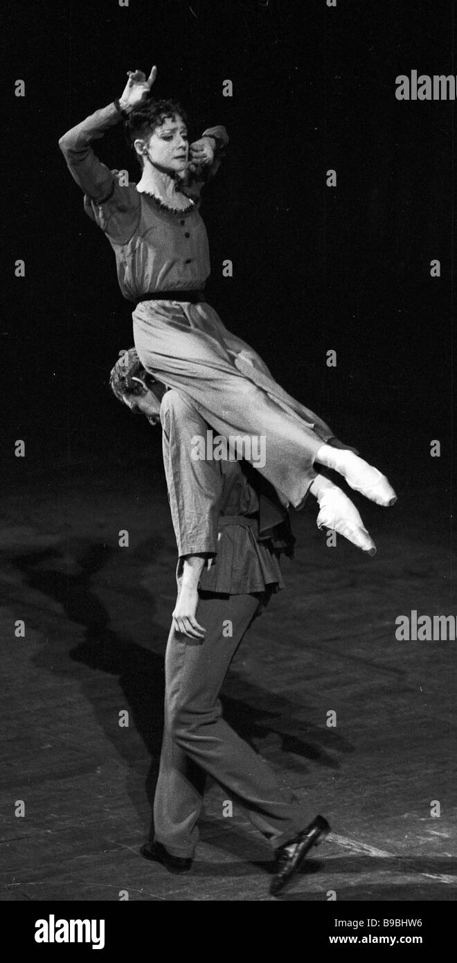 Yekaterina Maksimova People s Artist of the USSR as the title character ...