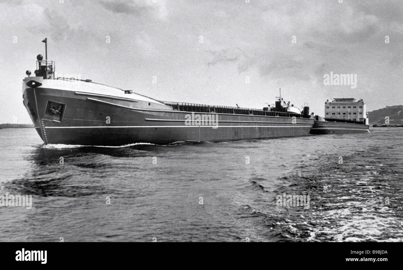 Volzhsky type cargo river motor ship the largest in the world and ...