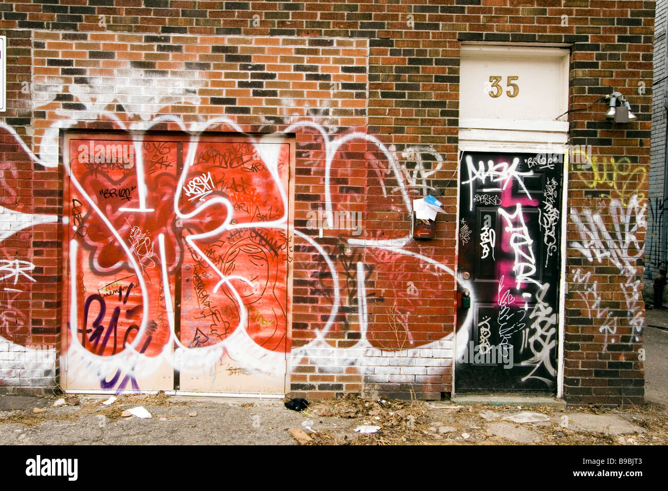 graffiti in downtown Toronto Stock Photo - Alamy