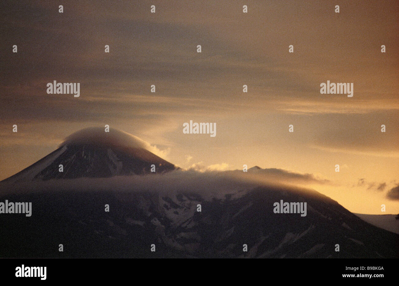 Extinct Avachinskaya volcano in Kamchatka Stock Photo - Alamy
