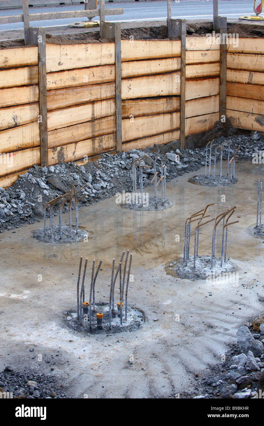 Construction of reinforced concrete foundation under the highway bridge ...