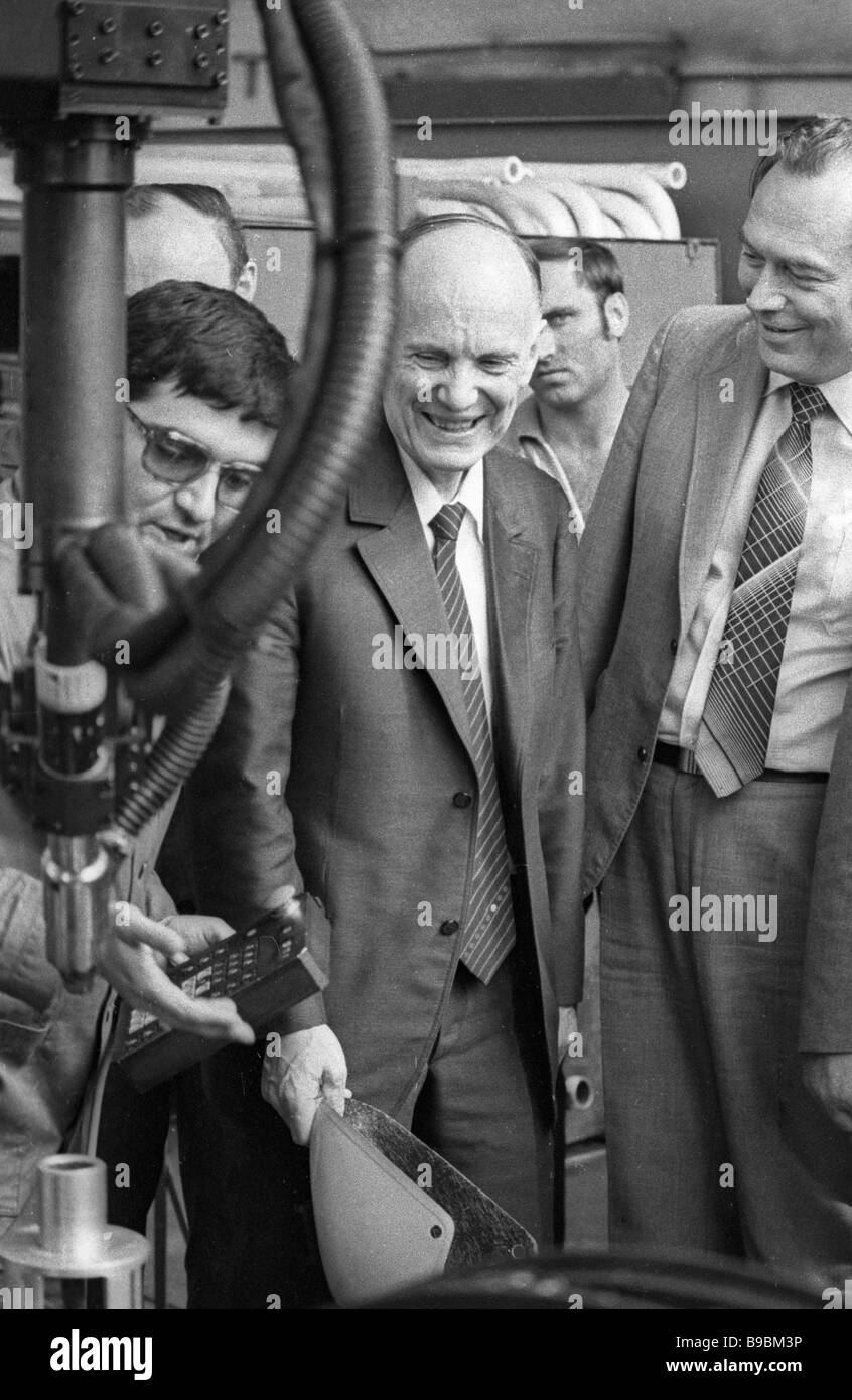 Boris Paton Director of the Kiev Electric Welding Research Institute ...