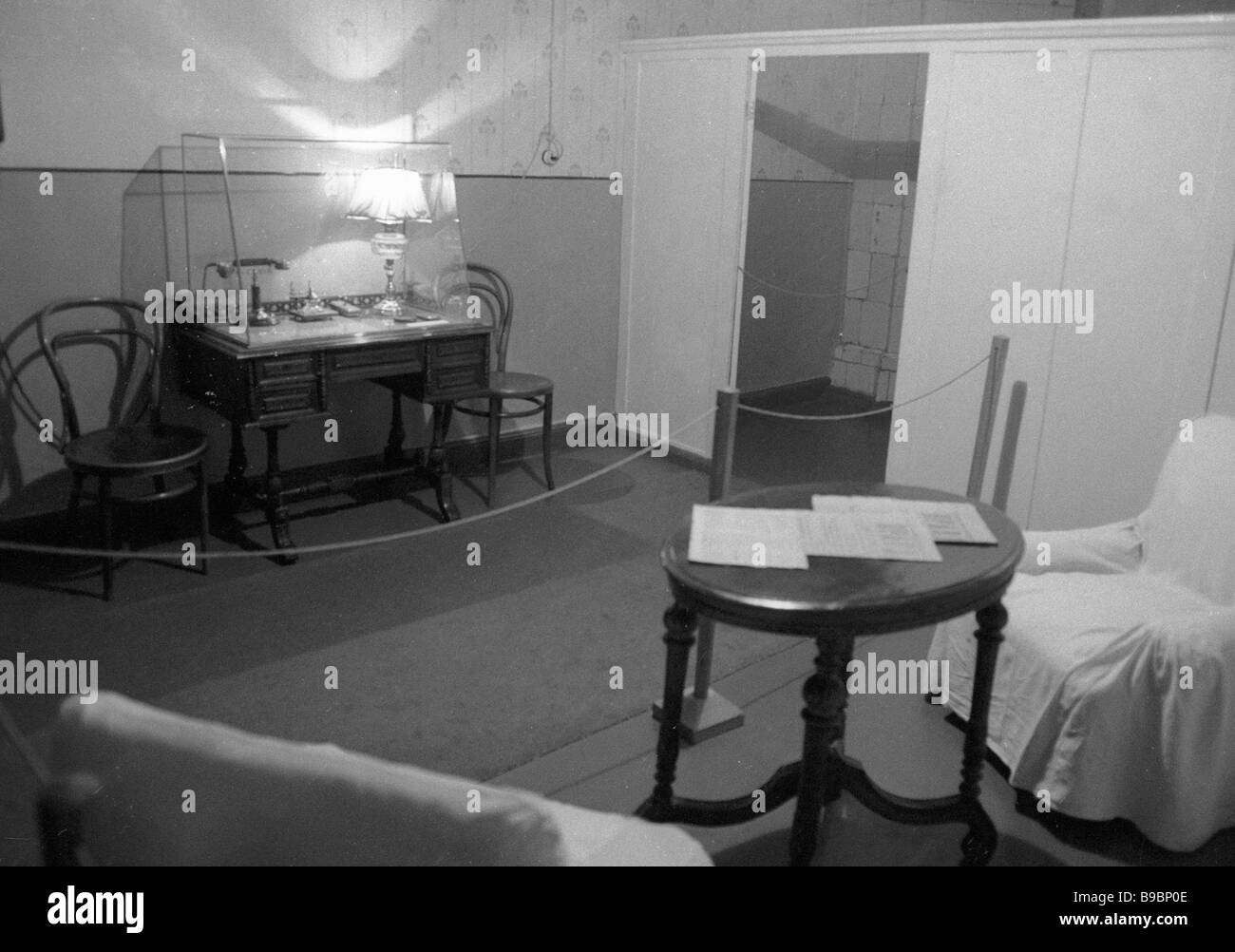 Room in which the People s Commissars Council head Vladimir Lenin lived ...