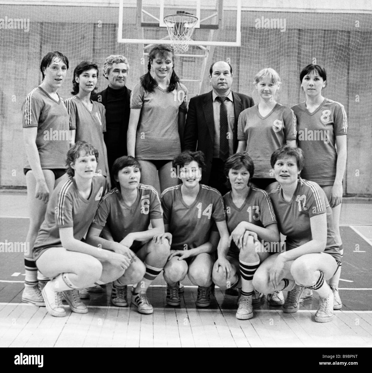 The Dynamo Novosibirsk women s basketball team USSR champion 1986 Stock ...