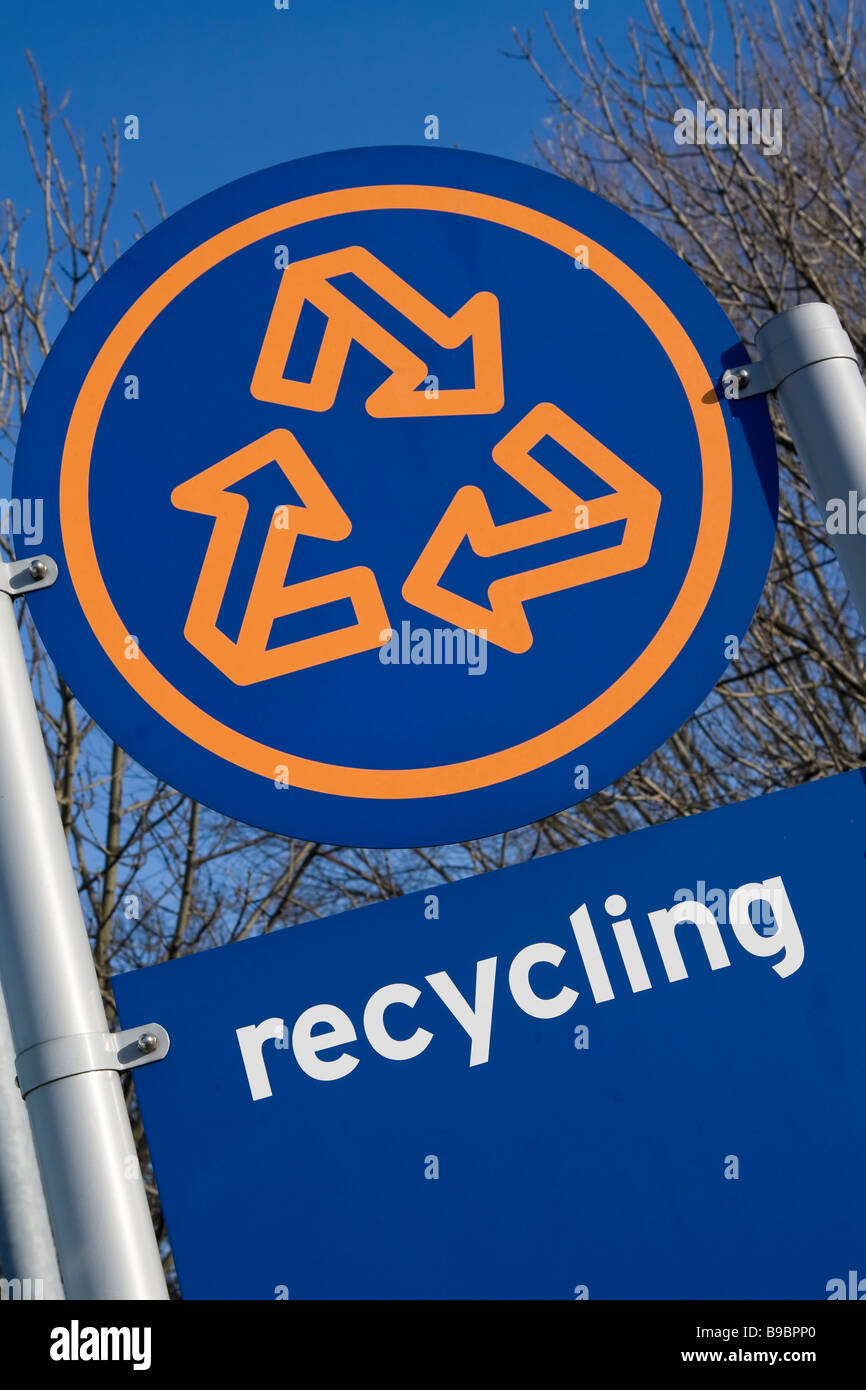 Recycling logo hi-res stock photography and images - Alamy