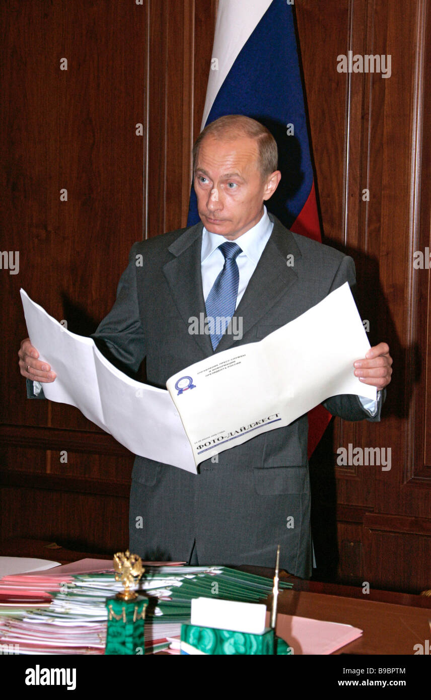 Kremlin Office Putin Stock Photos & Kremlin Office Putin Stock Images ...