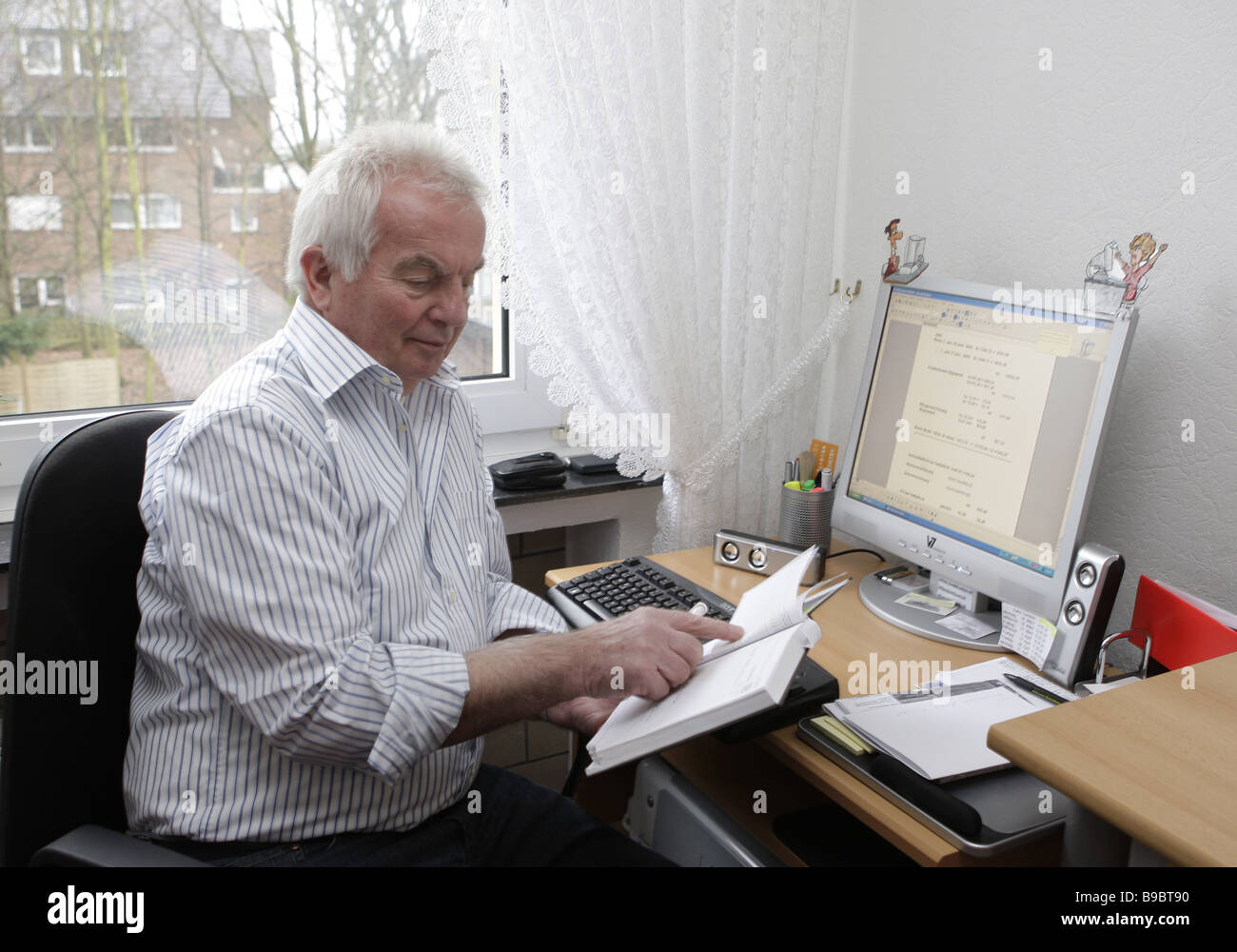 Pc computer home Cut Out Stock Images & Pictures - Alamy