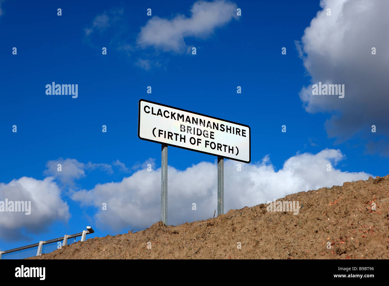 Clackmannanshire Bridge sign Stock Photo - Alamy