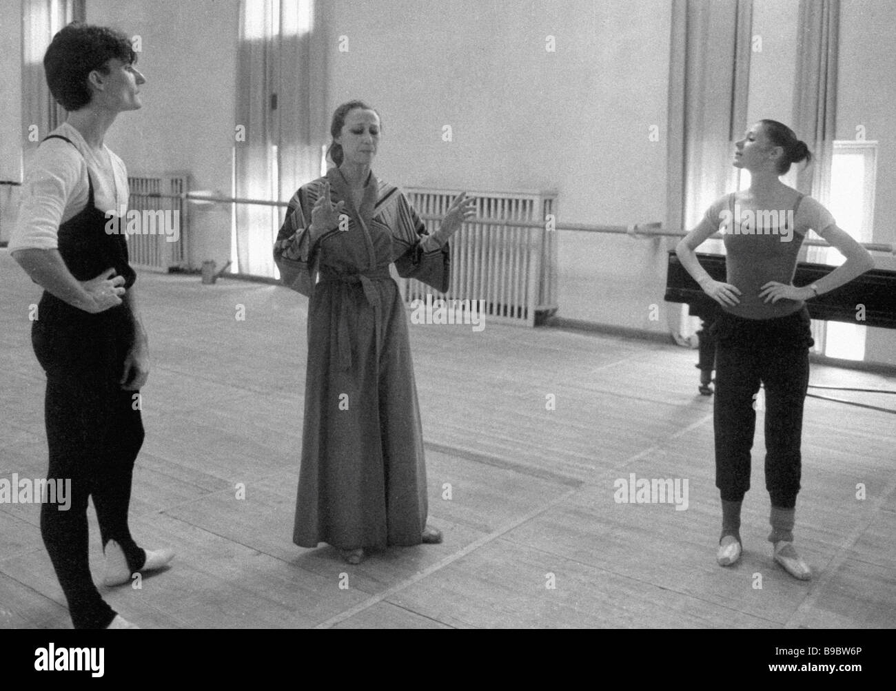 Australian Ballet soloists David MacAllister left and Elizabeth Toohey ...