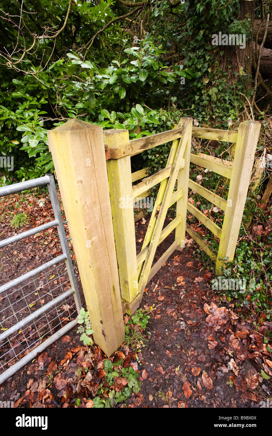 A gate on a footpath Stock Photo - Alamy