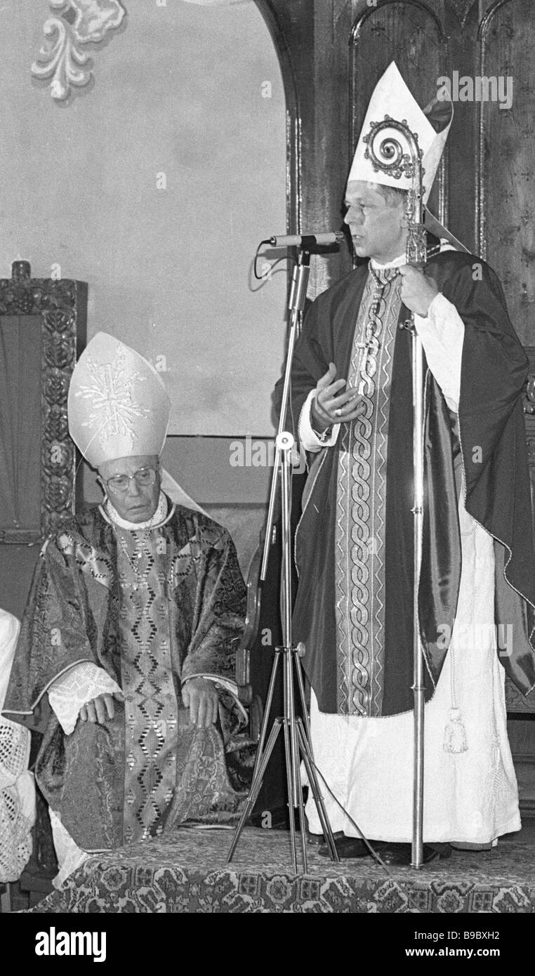 Cardinal Jozef Glemp Legate of Pope John Paul II and Primate of the ...