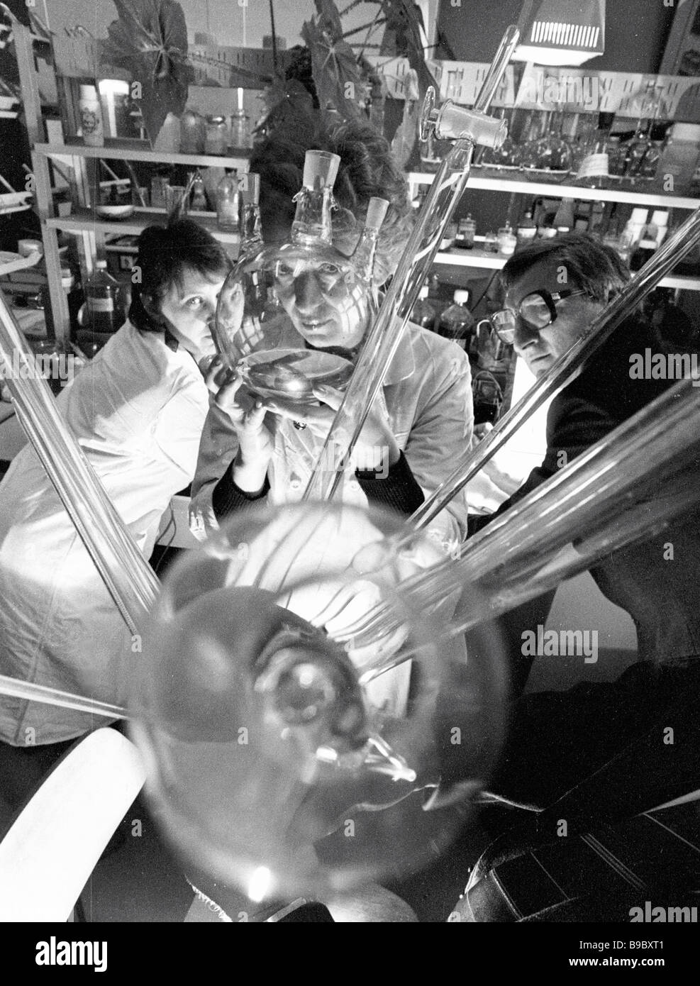 Chemistry Experiment Black and White Stock Photos & Images - Alamy