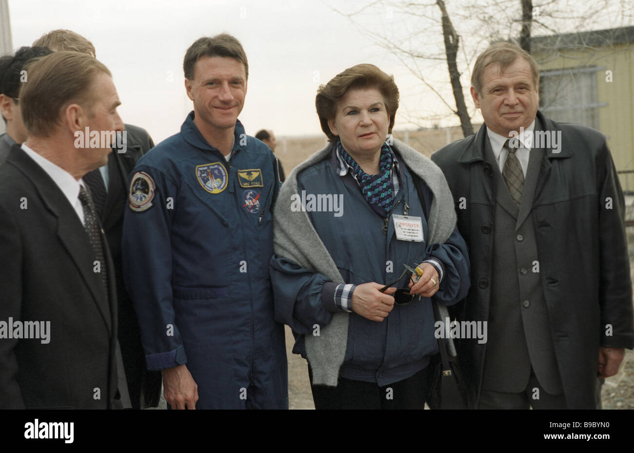 The Soyuz TMA 2 standby American astronaut Michael Fowle second left ...