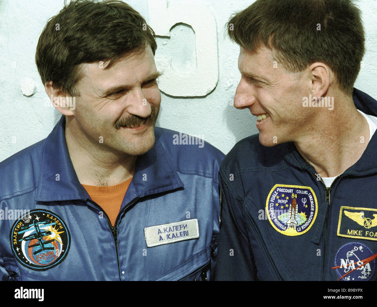 The Soyuz TMA 2 stand by crewmen American astronaut Michael Foule right ...