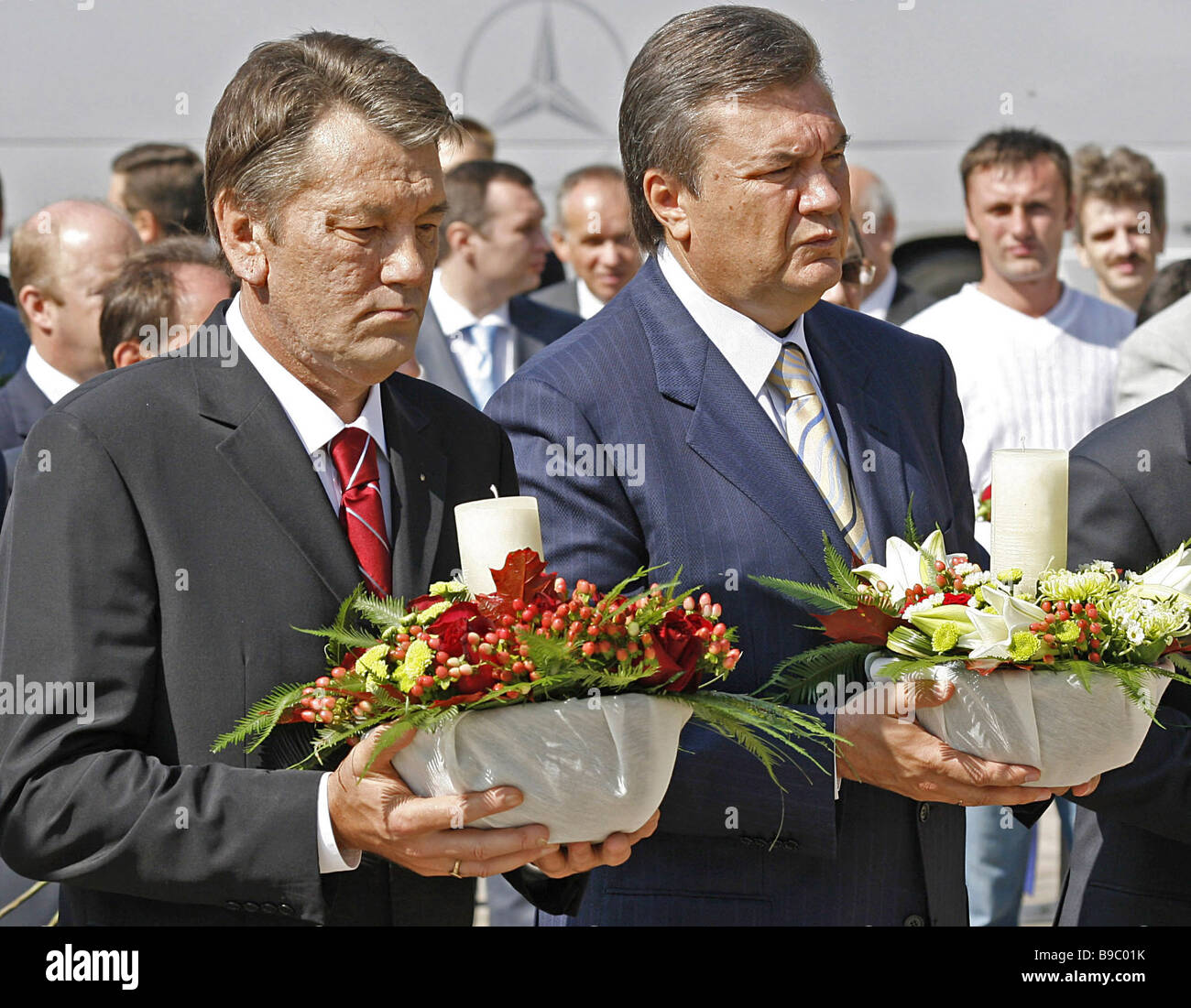 Ukrainian President Viktor Yuschenko left and Prime Minister Viktor ...