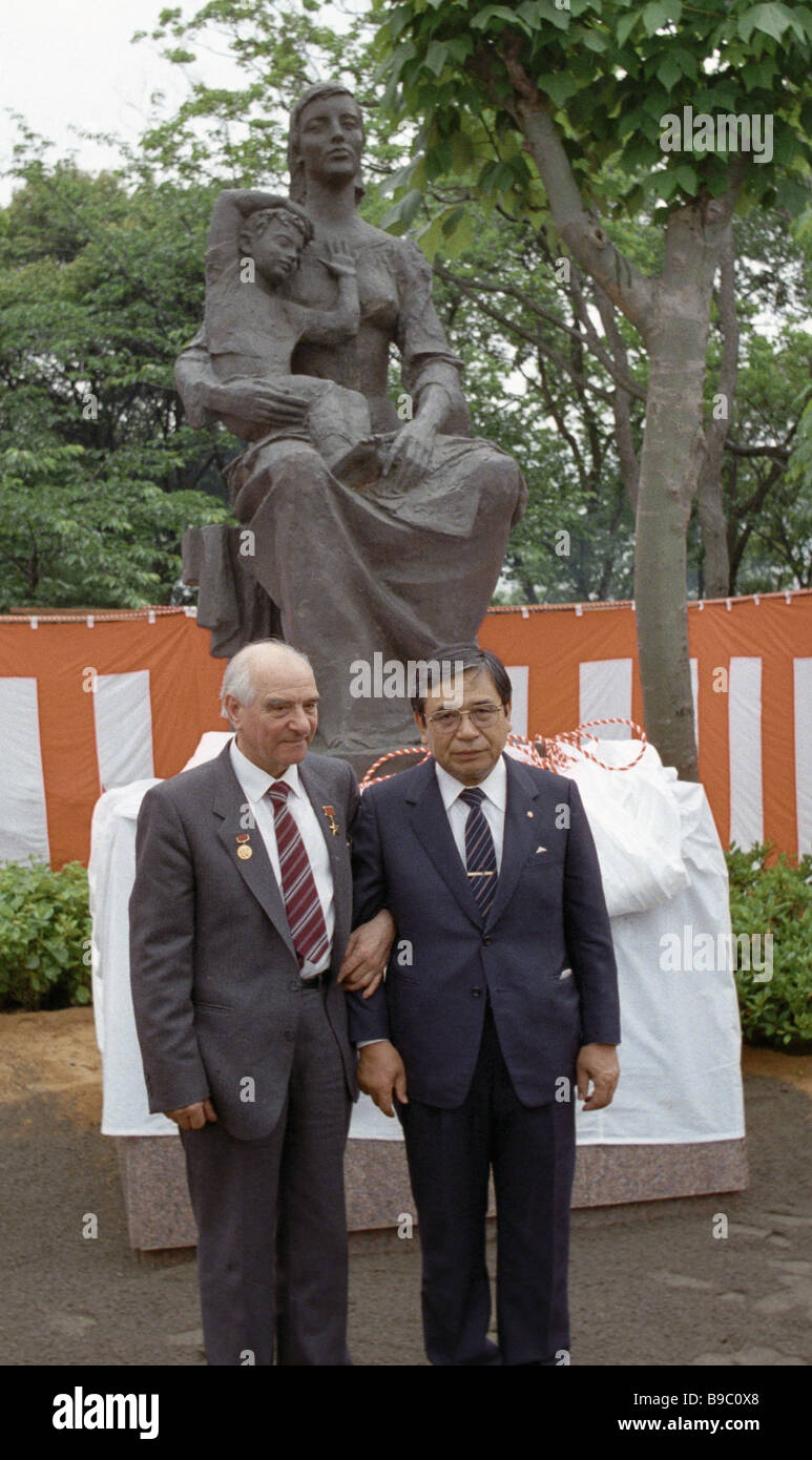 Sculptor Mikhail Anikushin left and Nagasaki mayor Motoshima Hitoshi ...