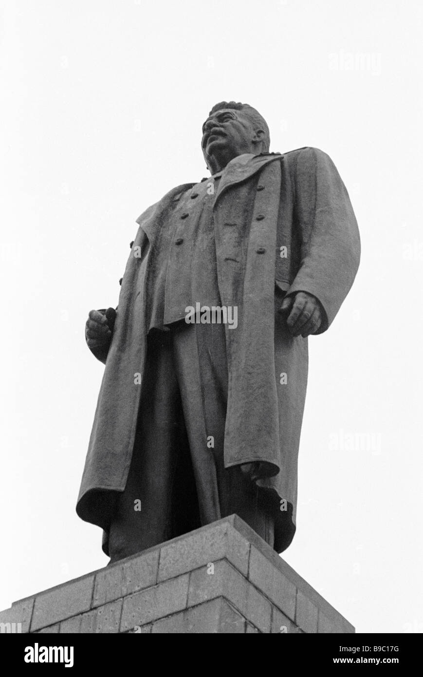 The Joseph Stalin monument in the Gori town Stock Photo - Alamy