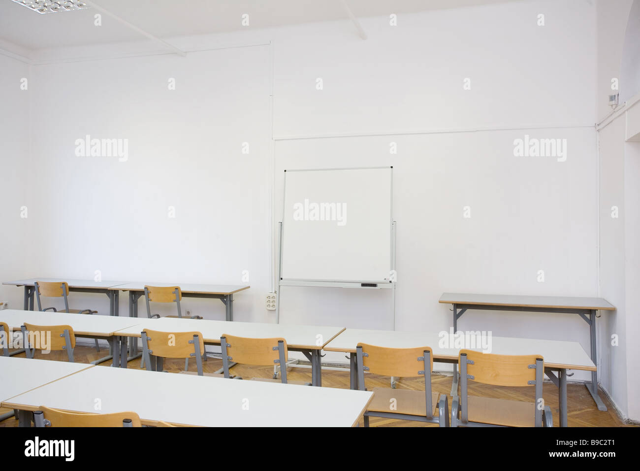 Classroom empty white board hi-res stock photography and images - Alamy