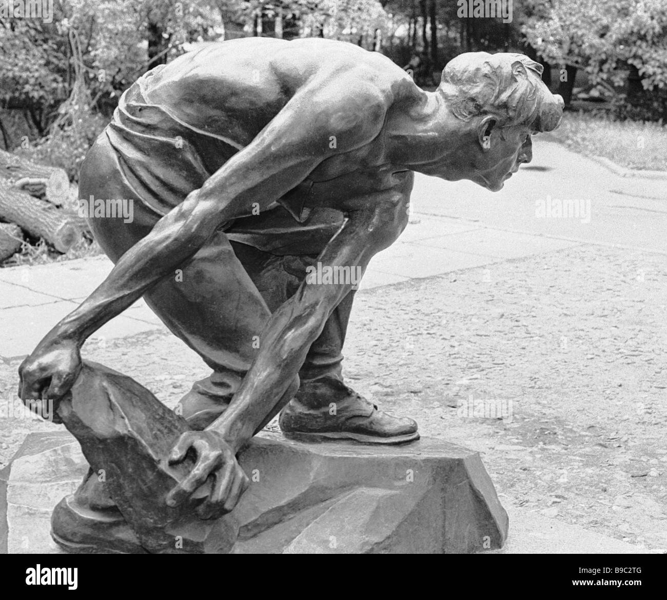 A monument to fighters with Tsarism in 1905 1907 sculptor Ivan Shadr ...