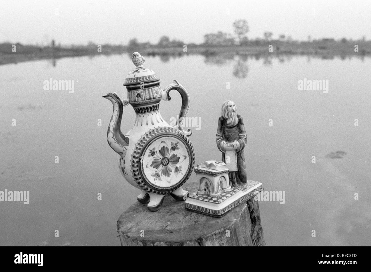 Bird of Minerva jar and Annalist composition made by Gzhel craftsmen to ...