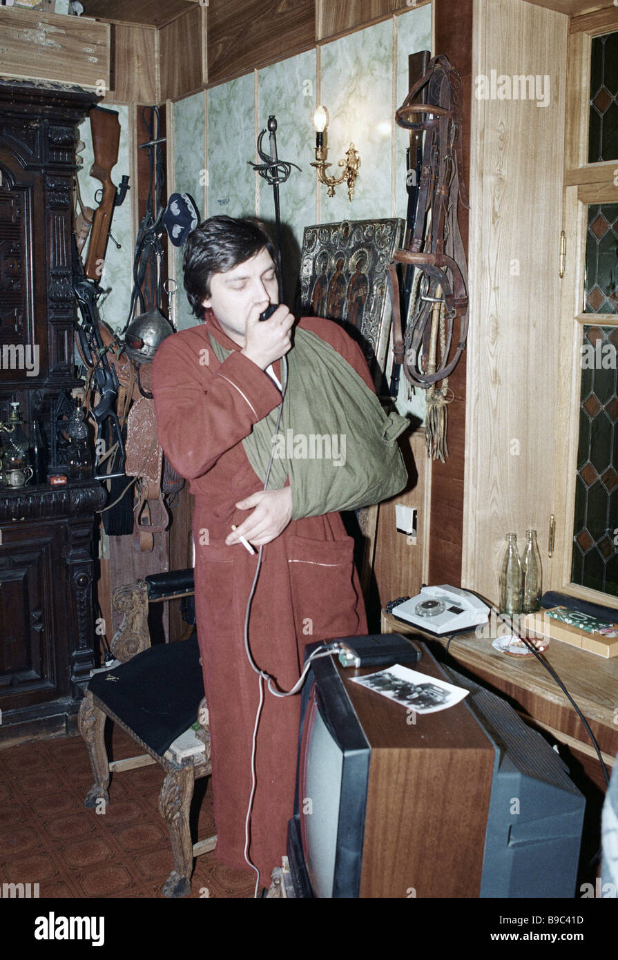 Alexander Nevzorov TV presenter of the 600 Seconds show trying to ...