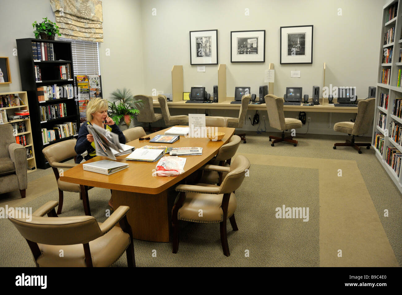 Community technology hi-res stock photography and images - Alamy