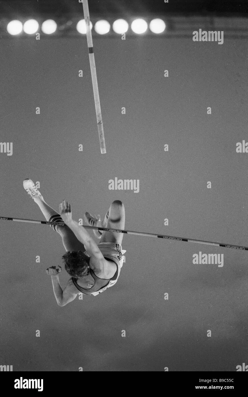 Pole vaulter Sergei Bubka sets a new record 601 Stock Photo - Alamy