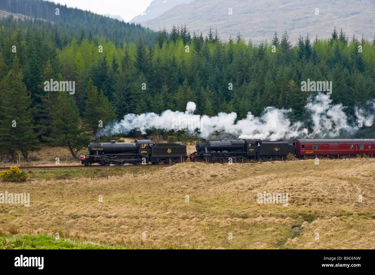 Steam engine K4 61994 The Great Marquess and 8F 48151 Gauge O'Guild ...
