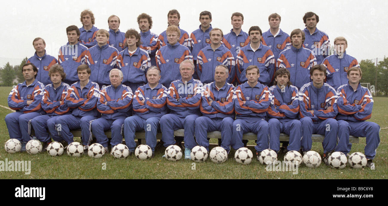 USSR national football team of 1990 Stock Photo - Alamy