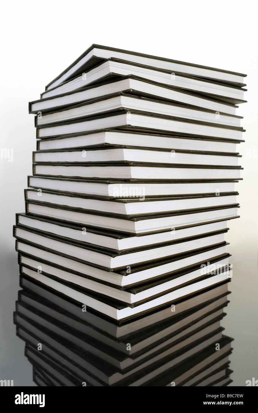 Stacking books hi-res stock photography and images - Alamy