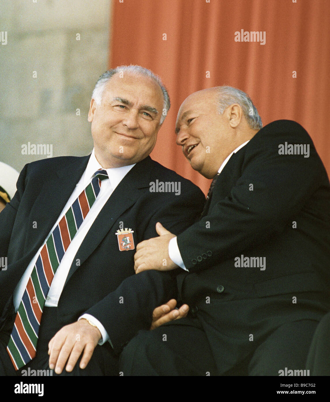 Russian Prime Minister Viktor Chernomyrdin left and Moscow Mayor Yury ...