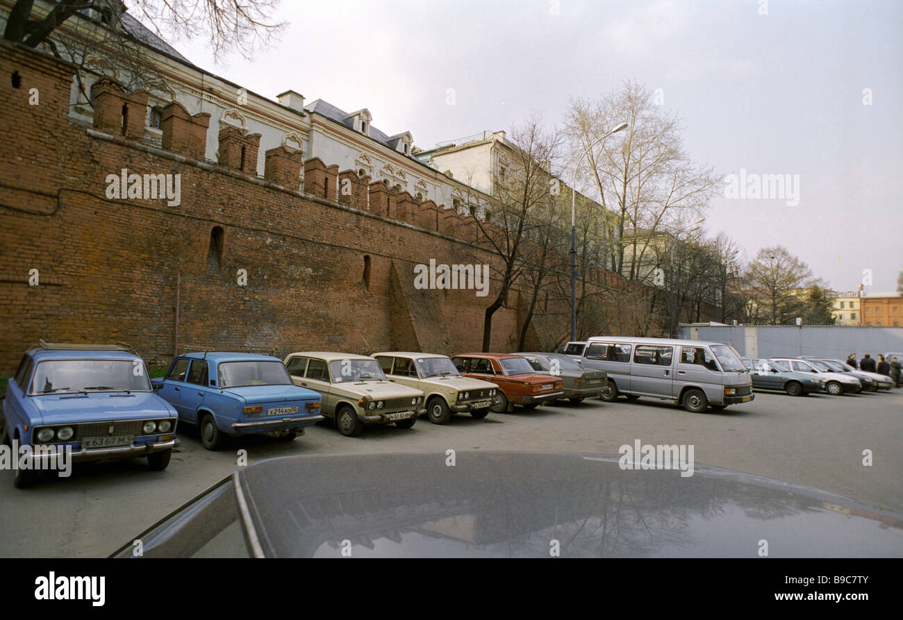 The Kitai gorod Wall in Moscow s heart Stock Photo - Alamy