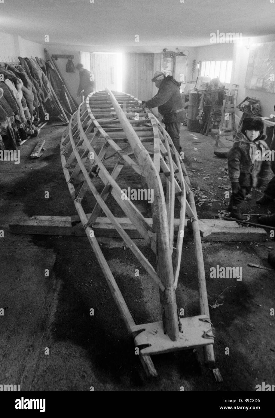 Eskimo Canoe High Resolution Stock Photography and Images - Alamy