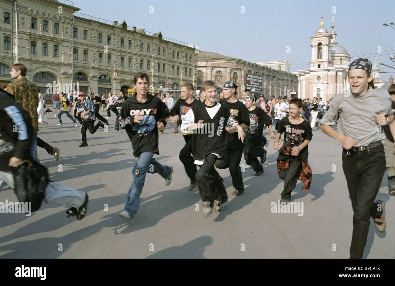 Young Muscovites celebrate Russian Flag Day Stock Photo - Alamy