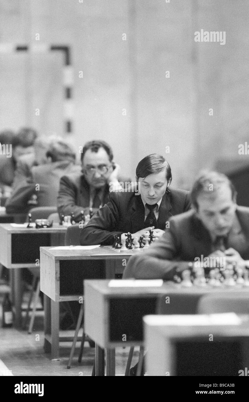 Three time world champion Anatoly Karpov center at the 50th USSR chess ...