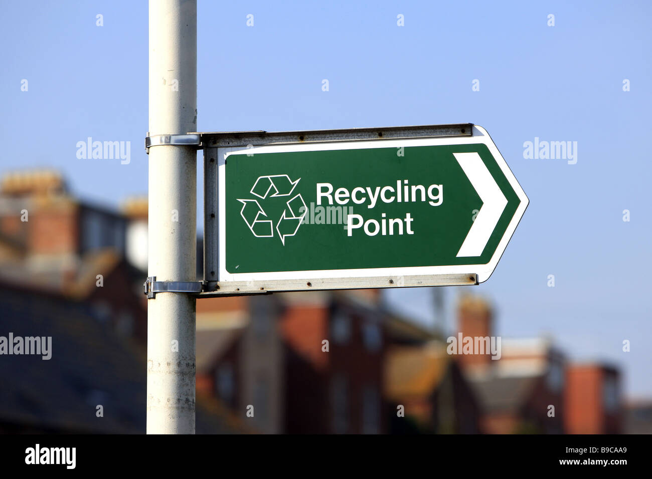 Recycling point sign hi-res stock photography and images - Alamy