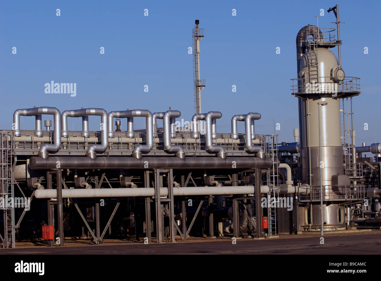 Underground gas storage facility hi-res stock photography and images ...