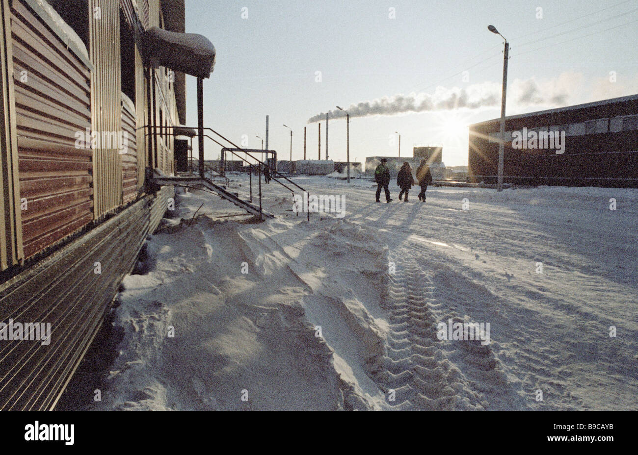 Yamburg sub Arctic oilfield shift camp Stock Photo - Alamy