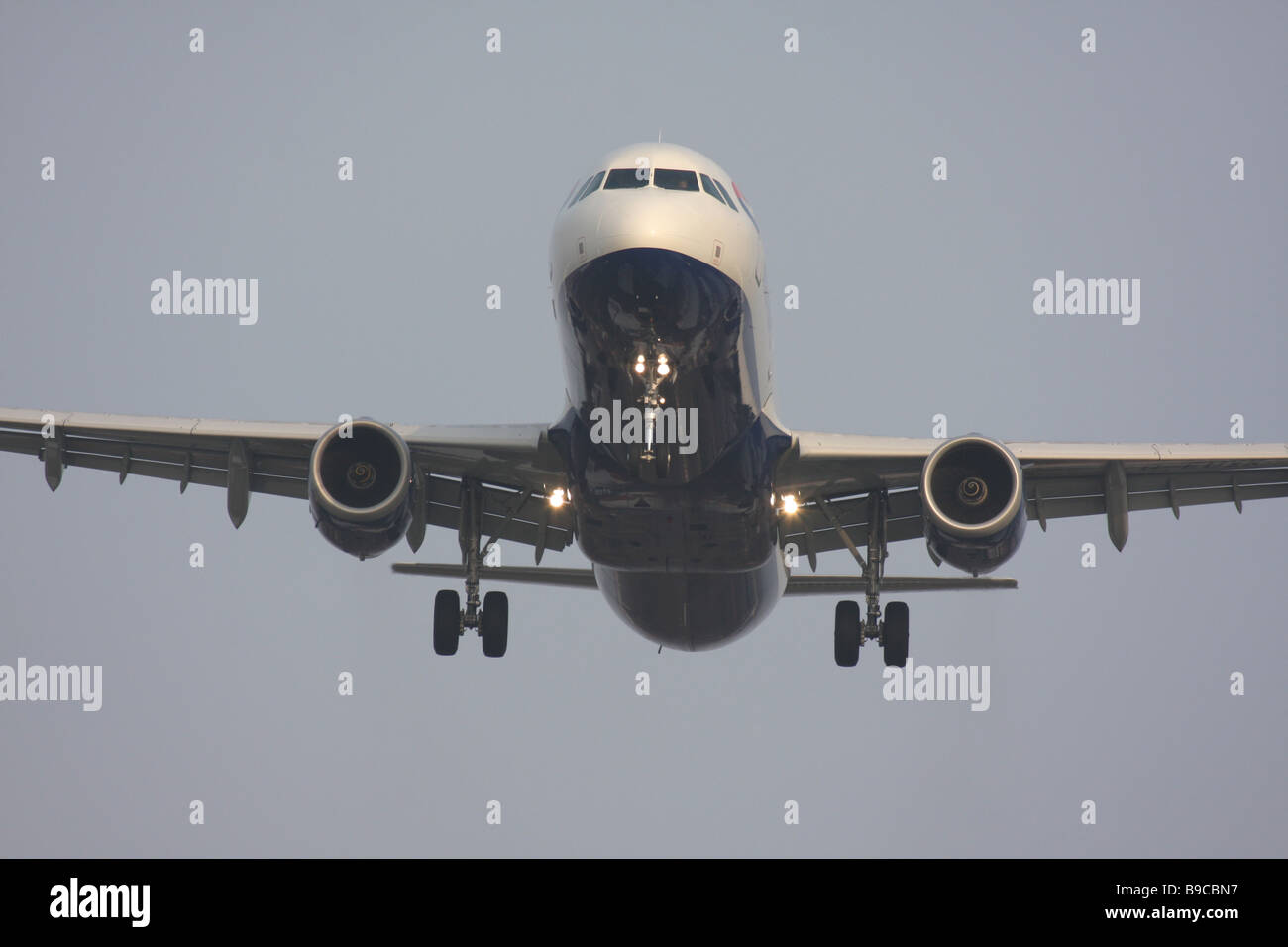 Airbus a321 aircraft hi-res stock photography and images - Alamy