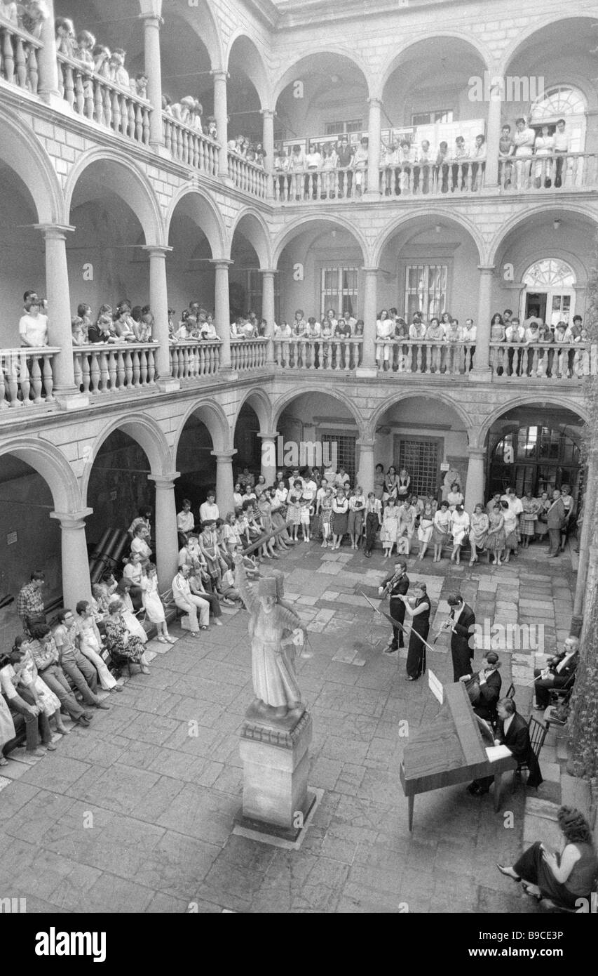 The Lvov Conservatory chamber orchestra performs in the Italian ...
