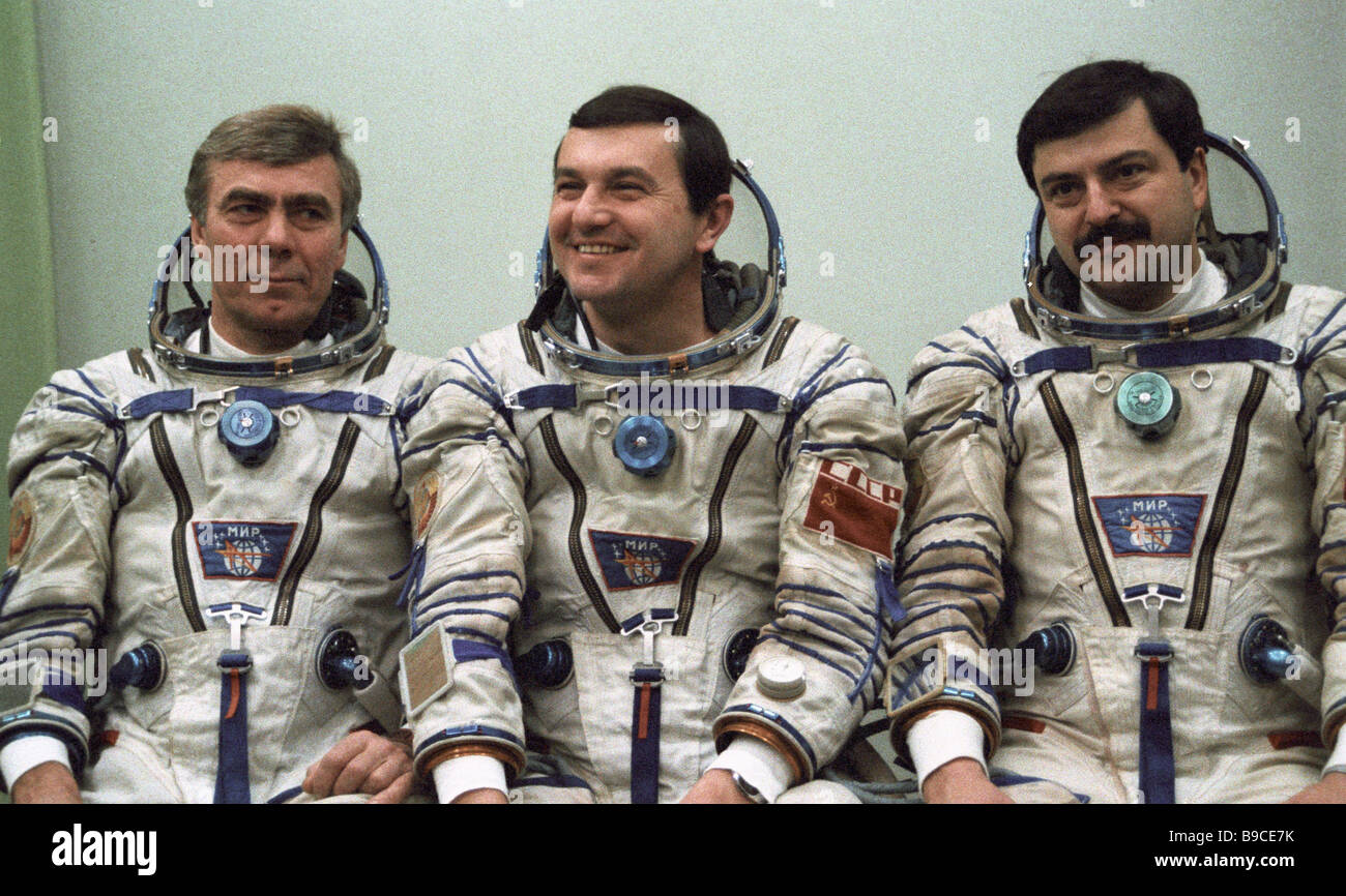 Soyuz TM 4 spacecraft crew mission specialist Anatoly Levchenko crew ...