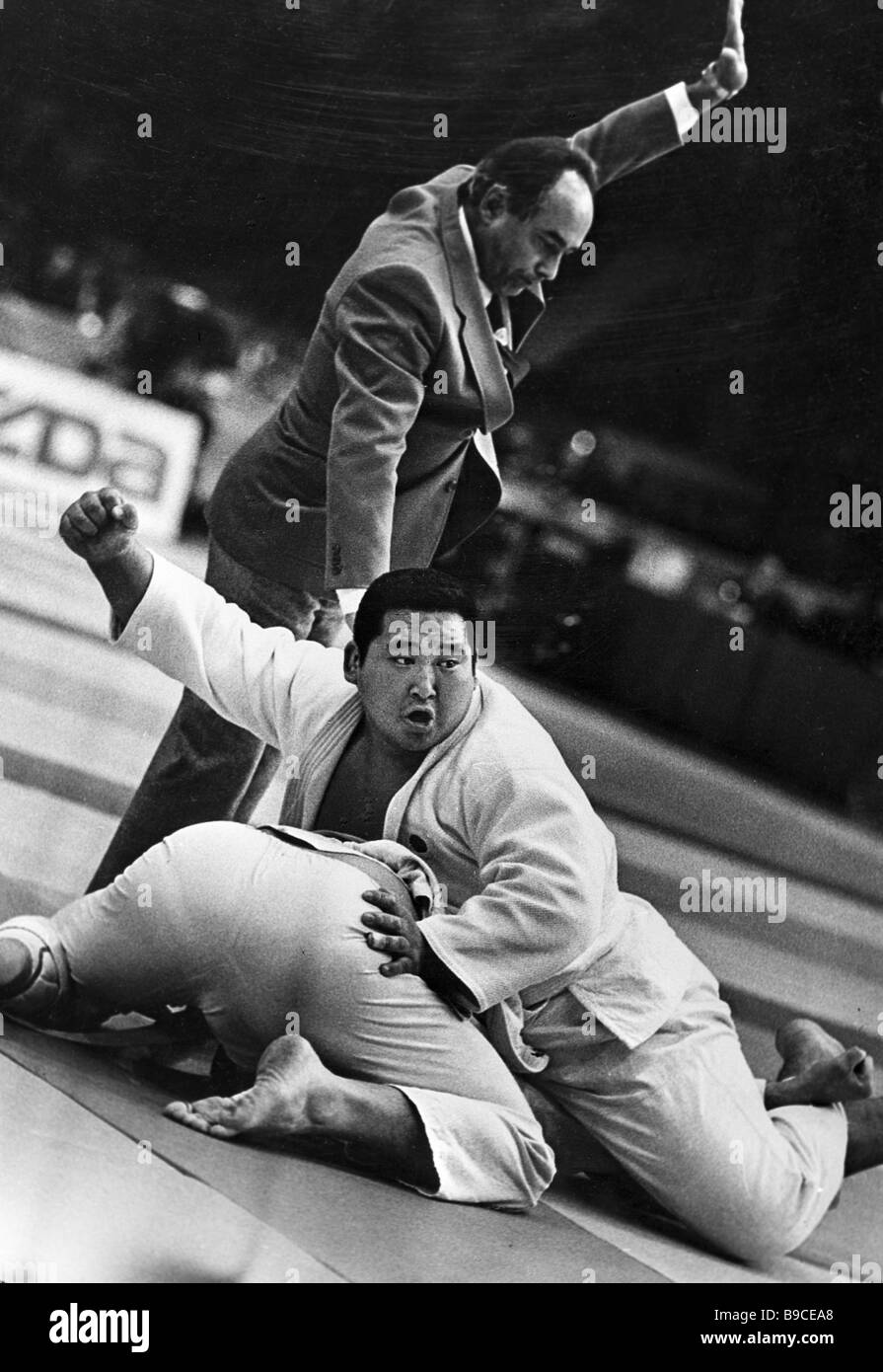 Soviet wrestler Vladimir Podlegayev right at the World championship in ...