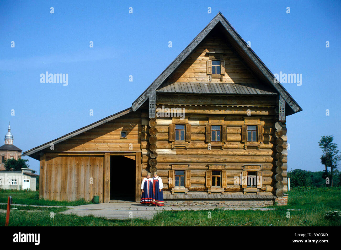 A mid 19th century farmhouse of the Vladimir Province Central Russia at ...