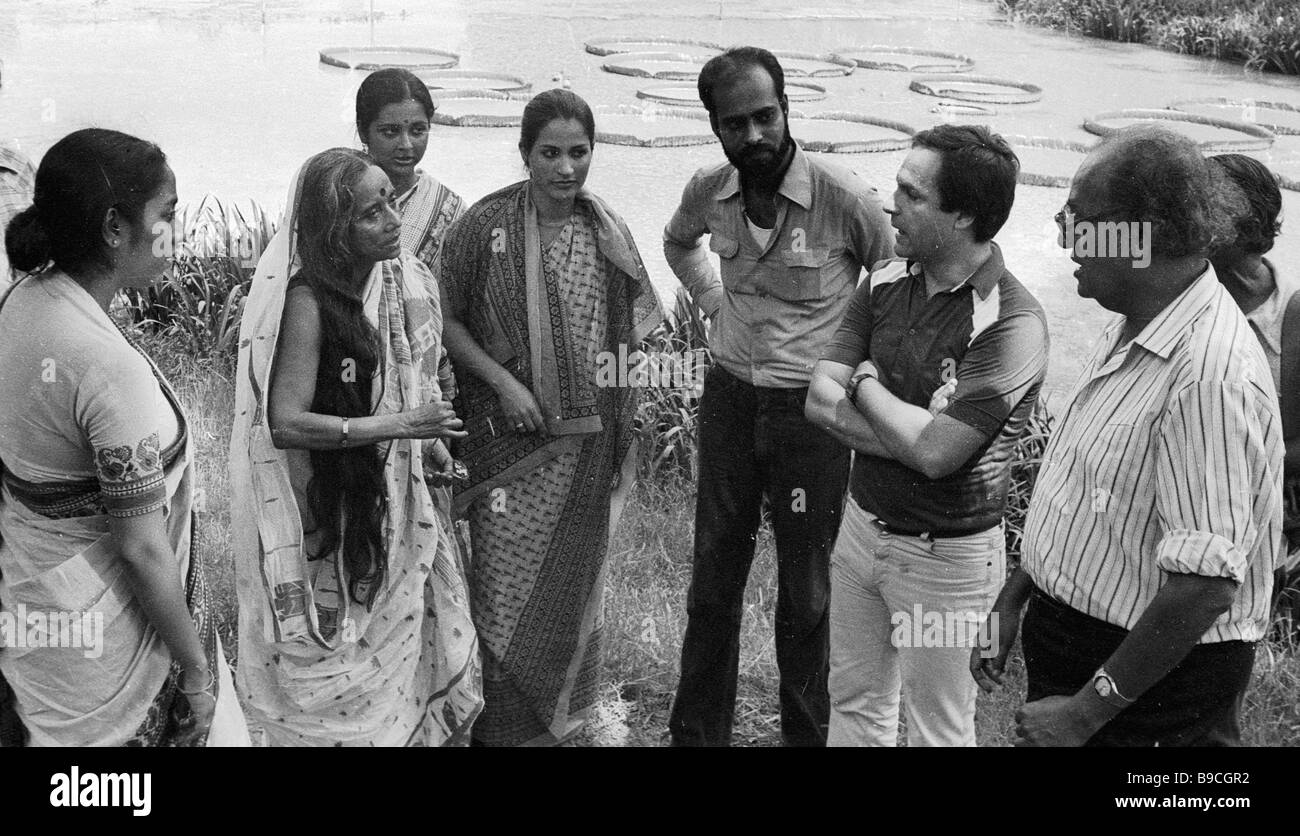 Filmmaking preparations for The Pearl Beach Dreamer a Soviet Indian co ...