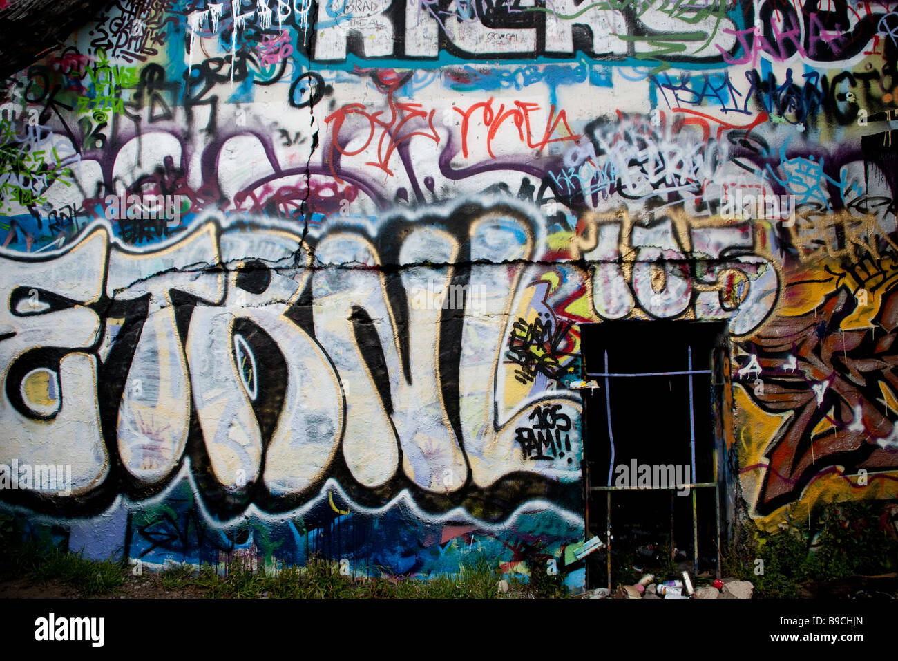 Graffiti wall writing art hi-res stock photography and images - Alamy