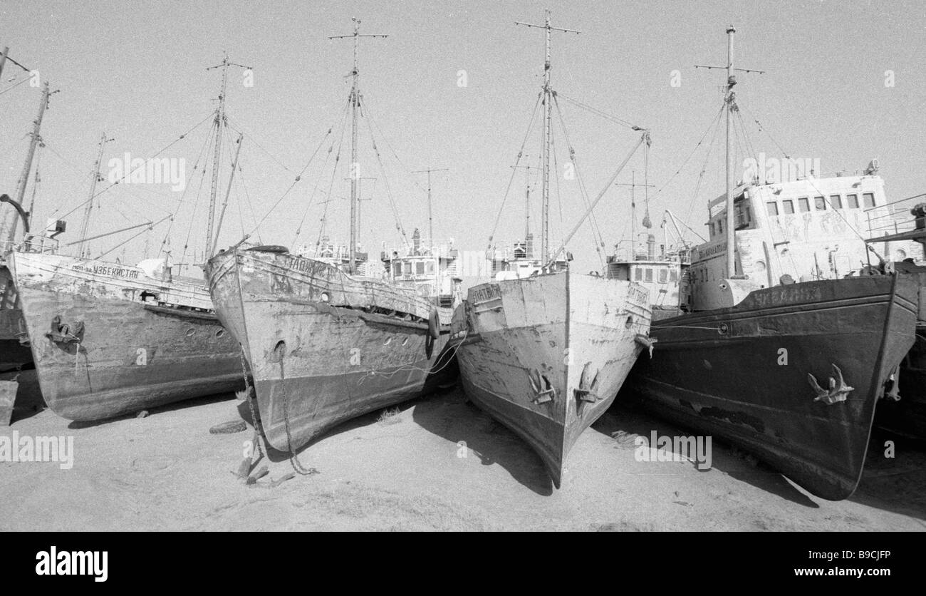 Sea vessels idle on their mooring because of the shrinking of the Aral ...