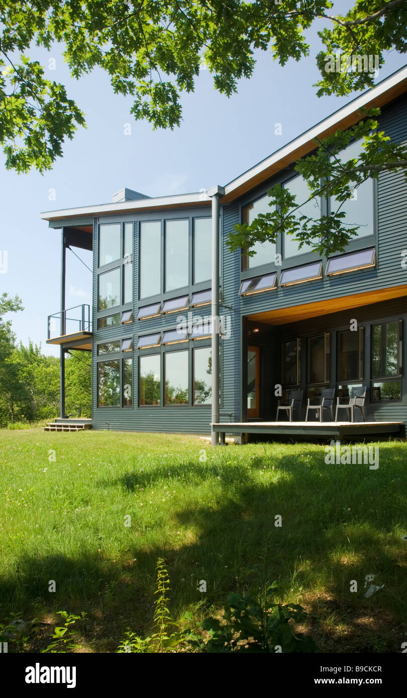 Exterior modern home Stock Photo - Alamy