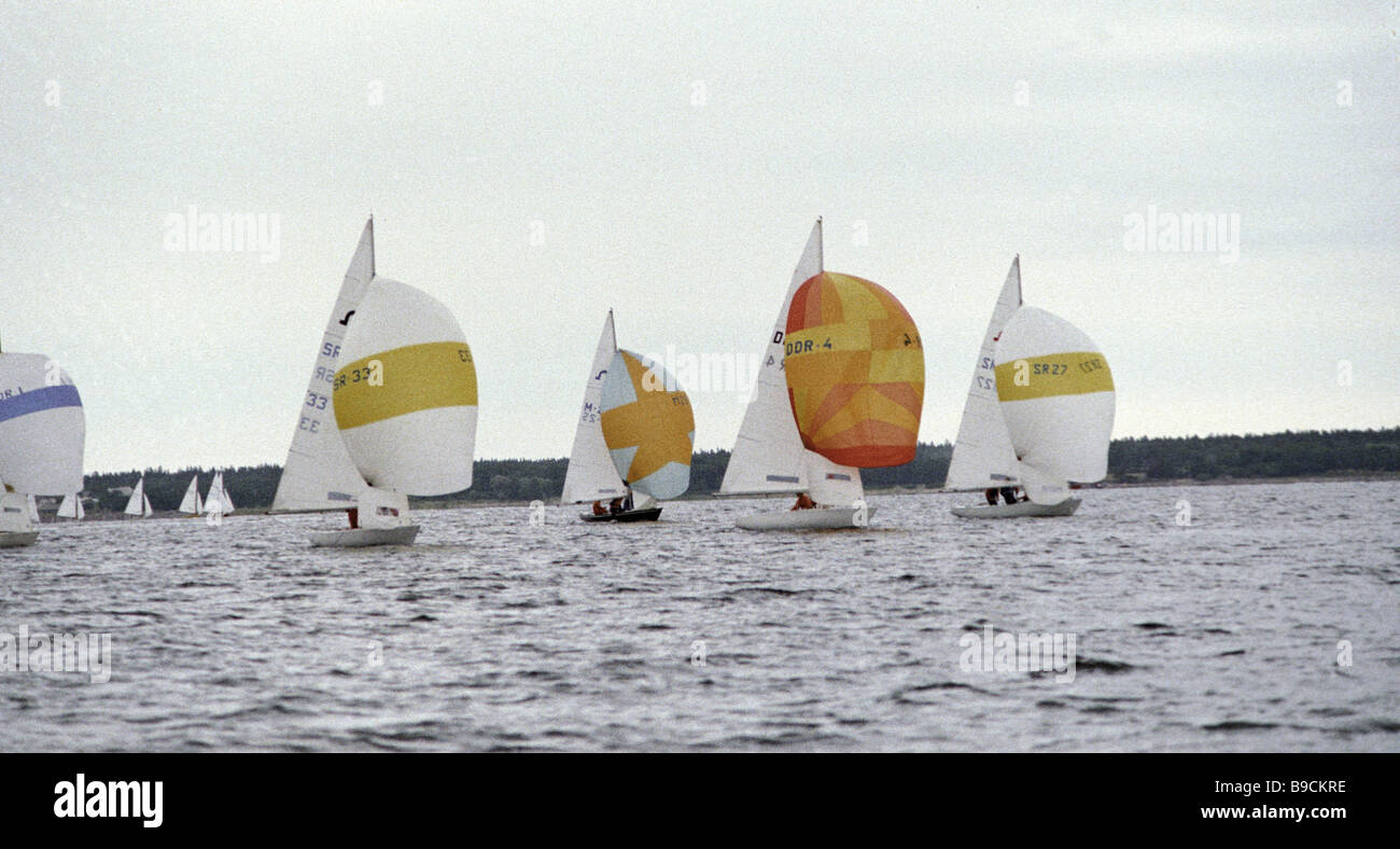 Soling class yachts racing in the Druzhba 84 sailing regatta Stock ...