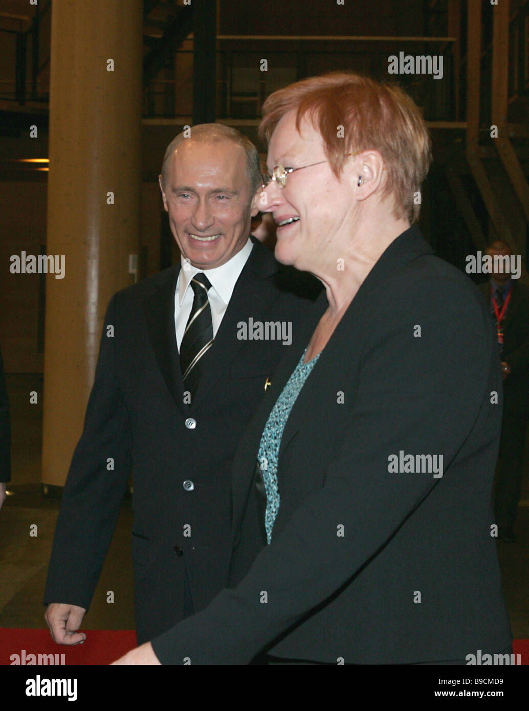 Presidents Vladimir Putin of Russia and Tarja Halonen of Finland arrive ...